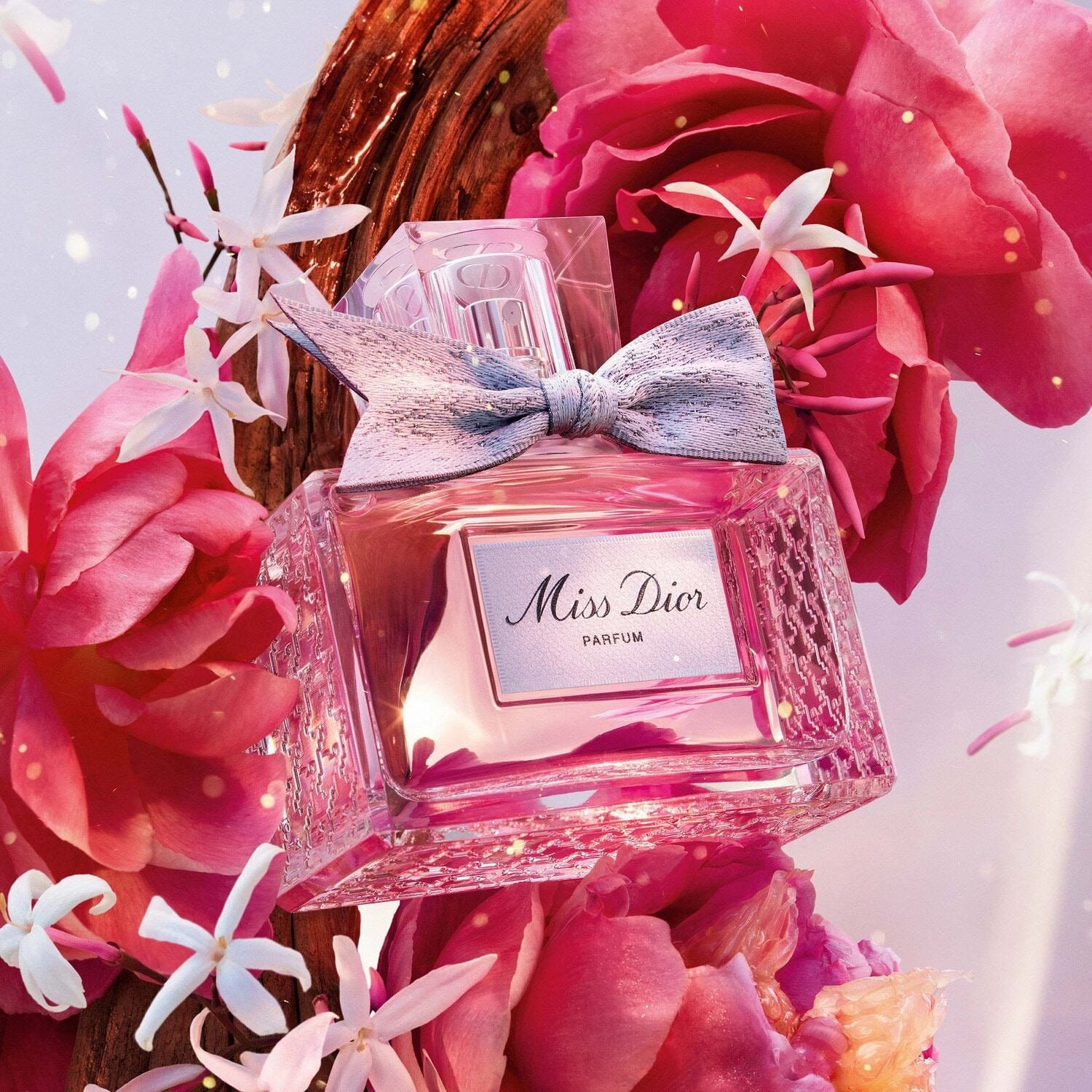 Miss Dior Parfum - Intensywne kwiatowe, owocowe i drzewne nuty ...